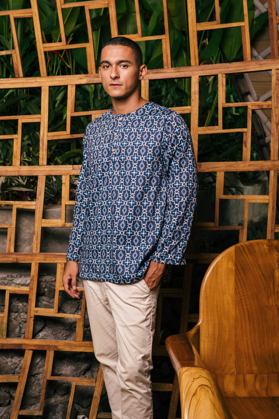 The Embun Collection - Men Kurta in Blue Gemilang Print for Raya | Umbi