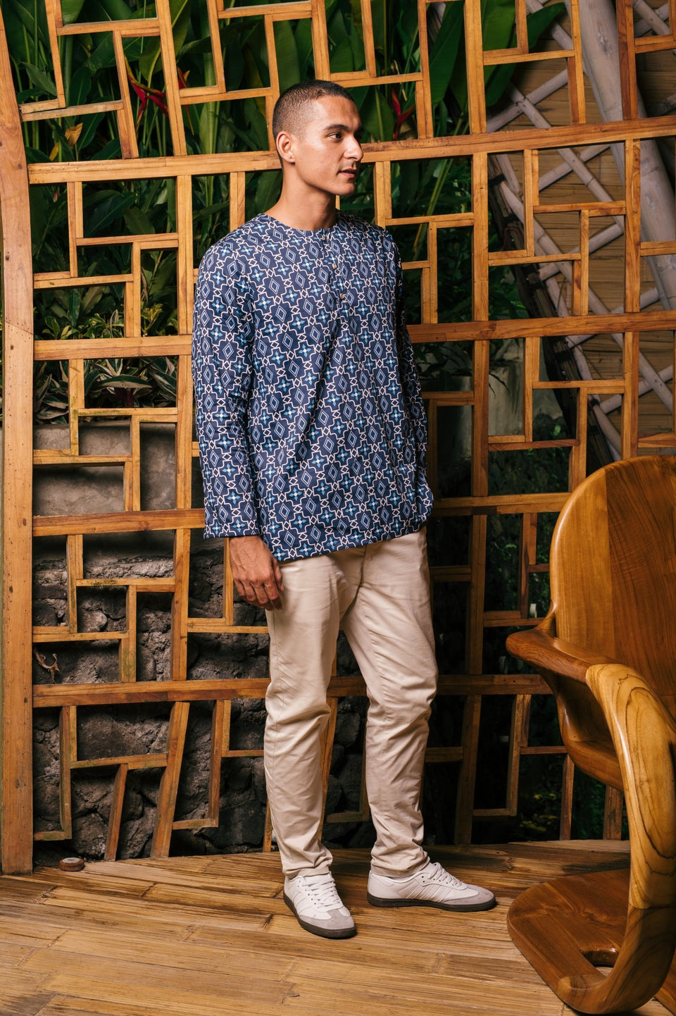 The Embun Collection - Men Kurta in Blue Gemilang Print for Raya | Umbi
