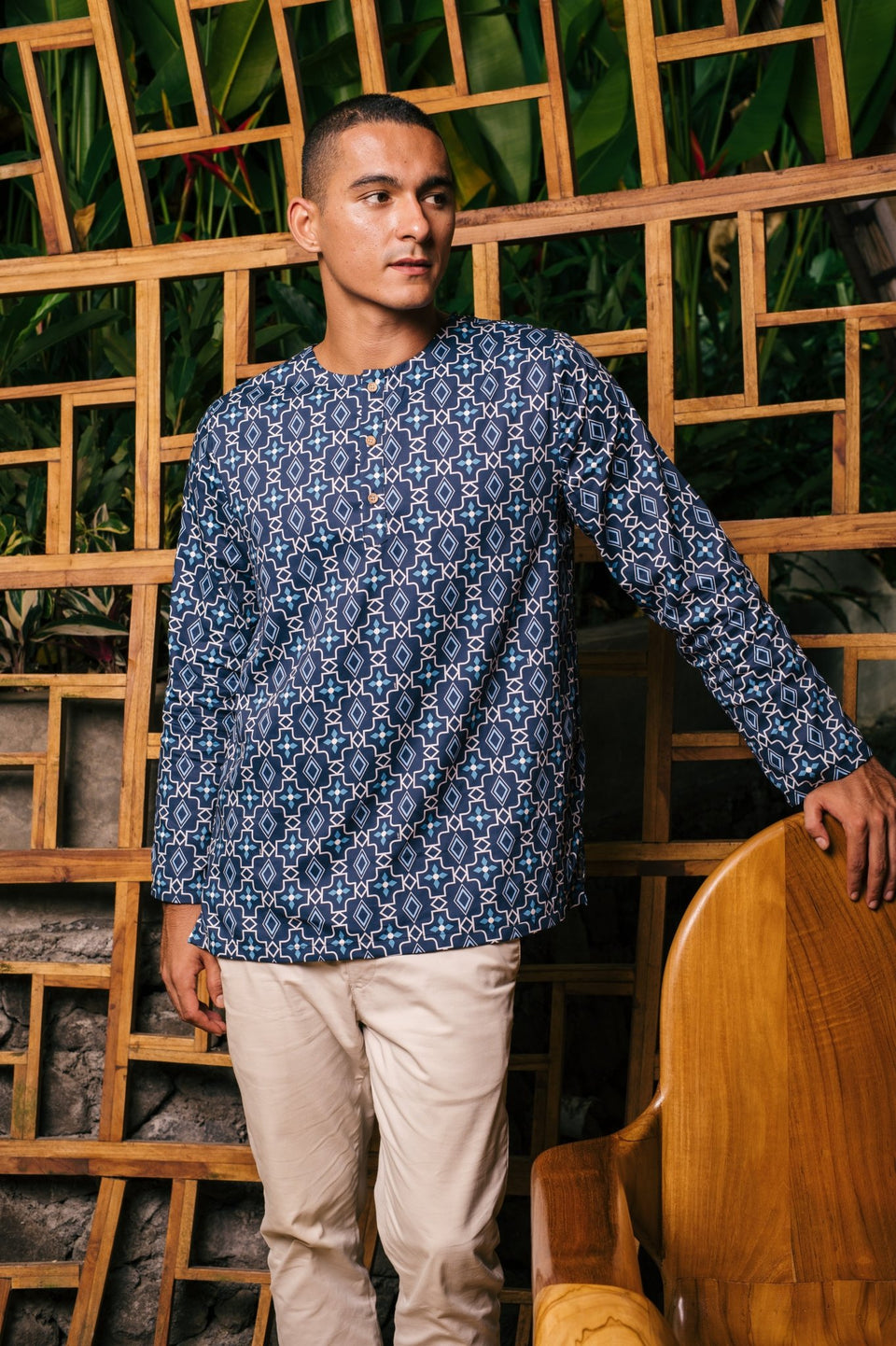 The Embun Collection - Men Kurta in Blue Gemilang Print for Raya | Umbi